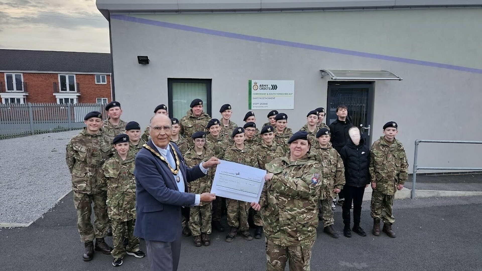 Barton Detachment receive a generous donation | Army Cadets UK
